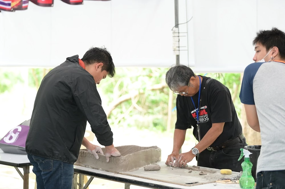 ศิลปากรจัดงานใหญ่รวมยอดศิลปินปั้นเซรามิกทั่วโลกสร้าง CLAY WORKS STREET ART