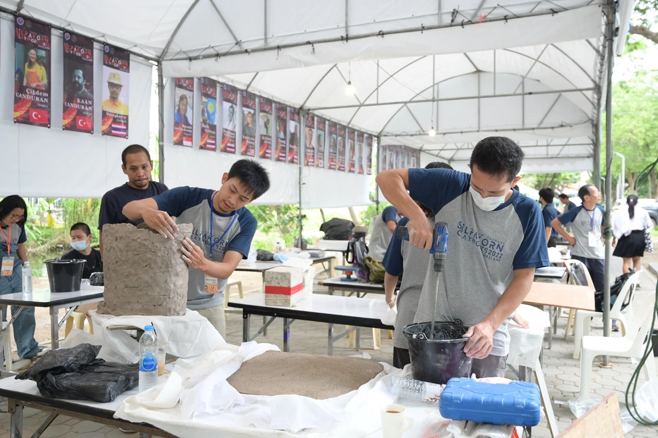 ศิลปากรจัดงานใหญ่รวมยอดศิลปินปั้นเซรามิกทั่วโลกสร้าง CLAY WORKS STREET ART