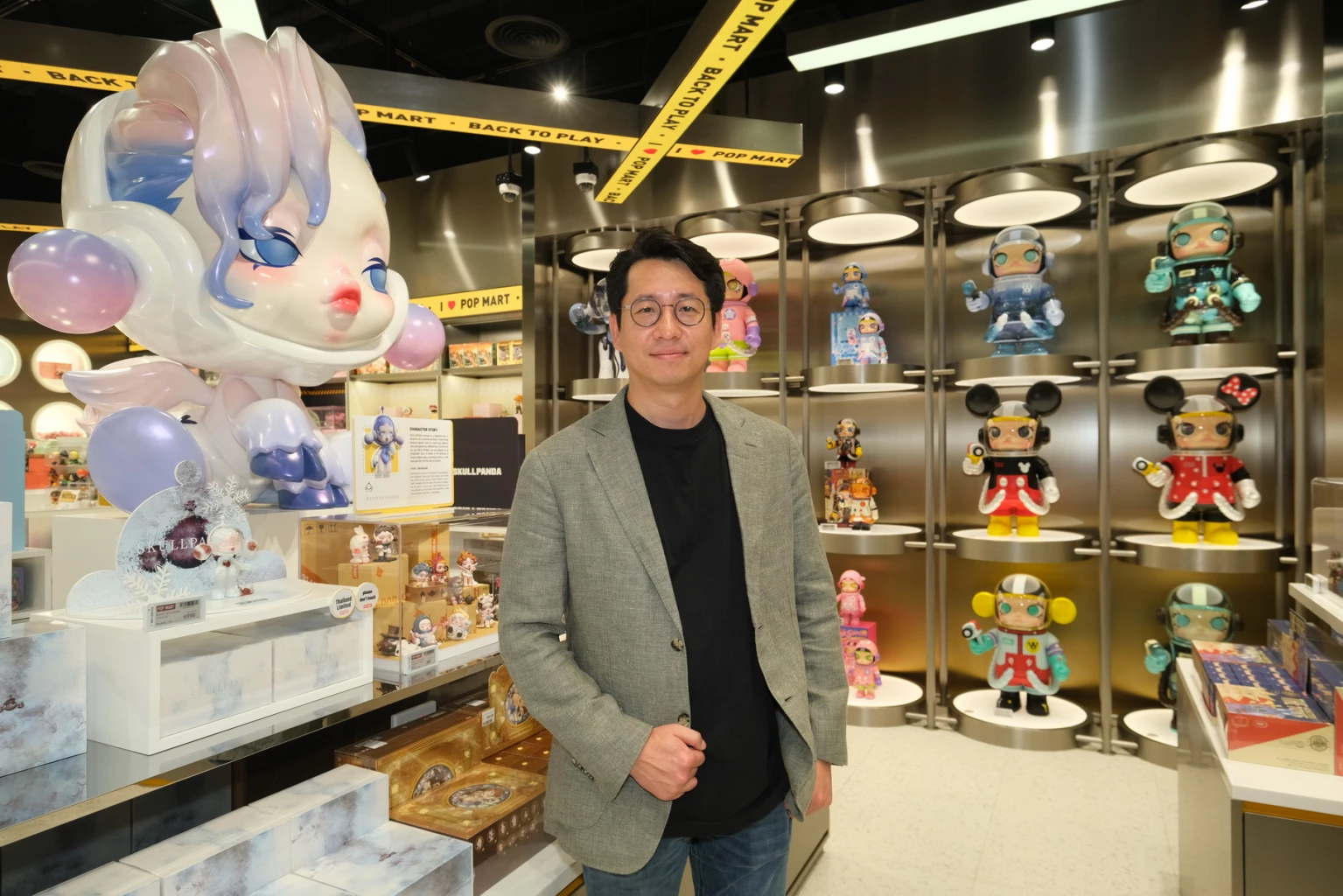 ‘Pop Mart’ เริ่มจากร้านจิปาถะ จนเป็นช้อป Art Toys ที่เปิดตัวด้วย ‘Molly ...