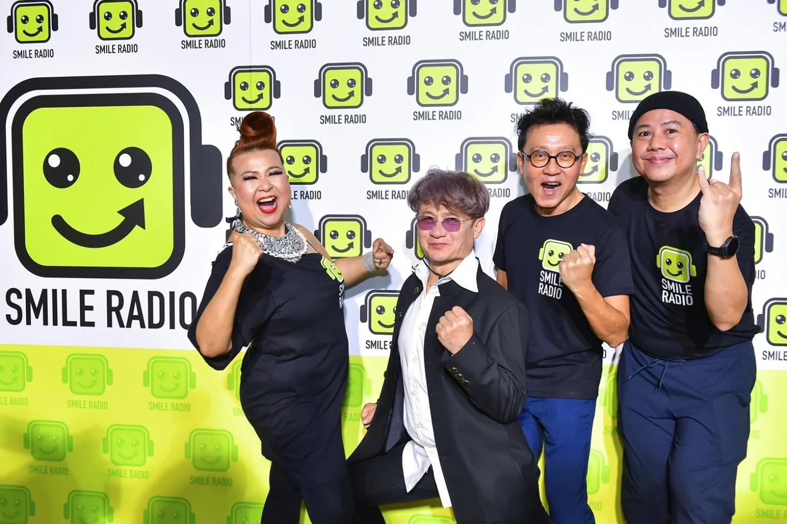 พร้อมเกินร้อย ใจเกินล้าน “Smile Radio FM 98” เปิดตัวยิ่งใหญ่ฟังพร้อมกัน ...